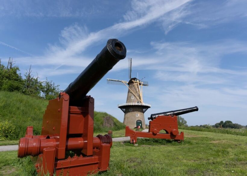 Gorinchem: Highlights Tour with local guide - Practical Tips for Visitors