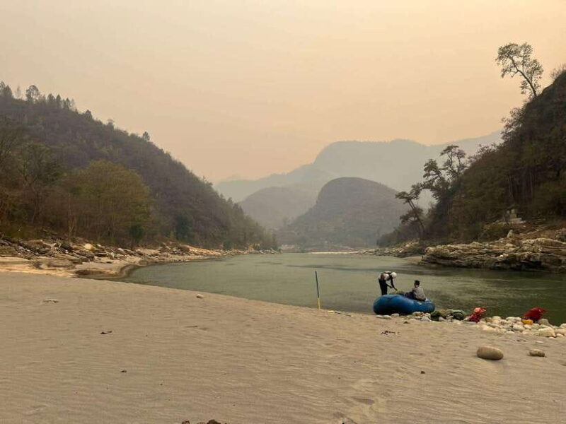 Gorkha: Honey Hunting Experience in Larpak - The Practical Side