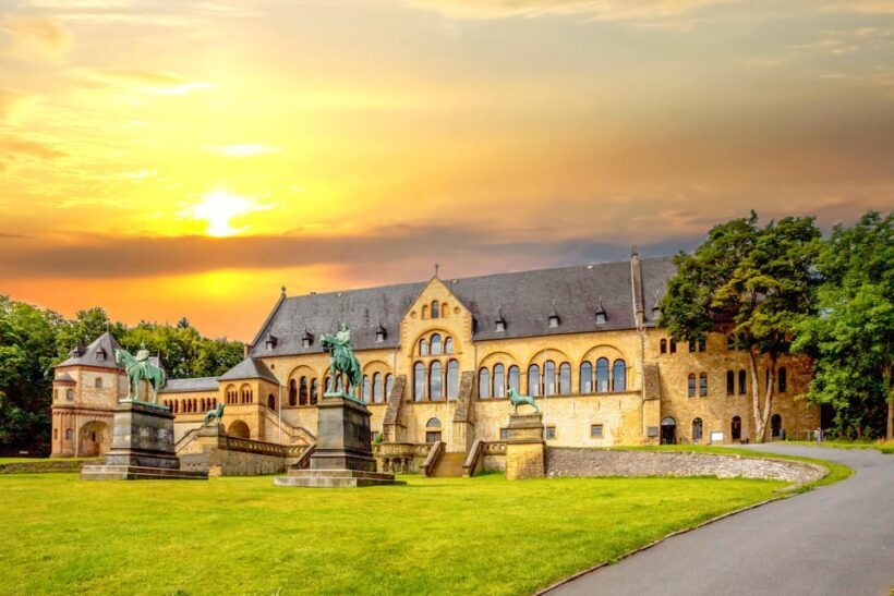 Goslar: Guided tour of the Imperial Palace - Who Will Enjoy This Tour?