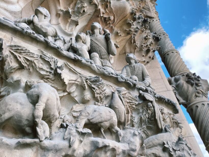 Gothic Paths, Tapas & Sagrada Familia. Private Tour - An Authentic and Well-Balanced Itinerary