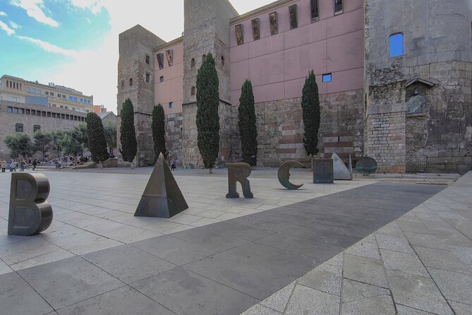 Gothic Quarter and Gaudí Small-Group Tour - Who Will Love This Tour?