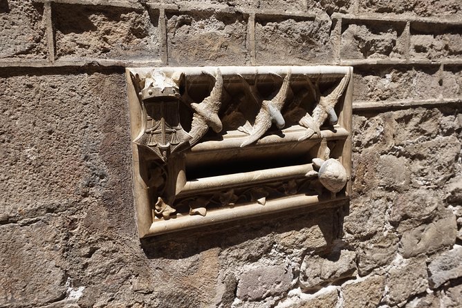 Gothic Quarter Insights & Tapas Experience - Immersive Gothic Quarter Exploration