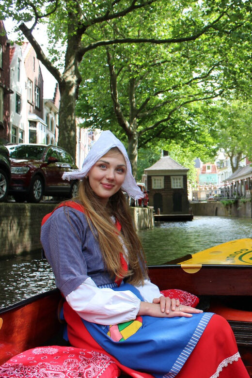 Gouda: Open Boat City Canal Cruise - An Authentic Gouda Experience on the Water