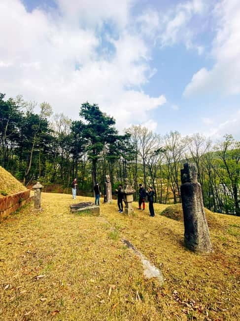 Goyang-si: Korean Cemetery and Folklore Trek - Cultural Insights and Authentic Stories