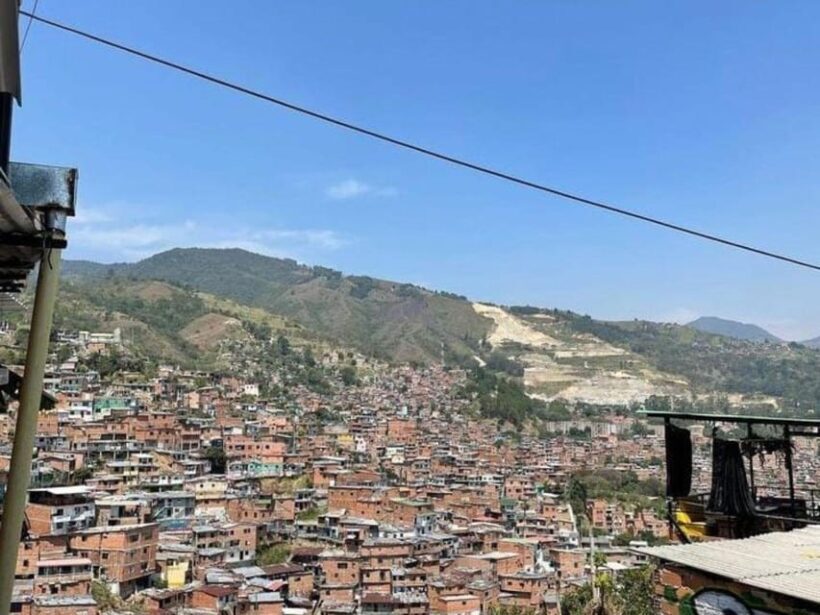 Graffiti Tour Medellin: History and art in Comuna 13 - A Deep Dive into the Comuna 13 Graffiti Tour