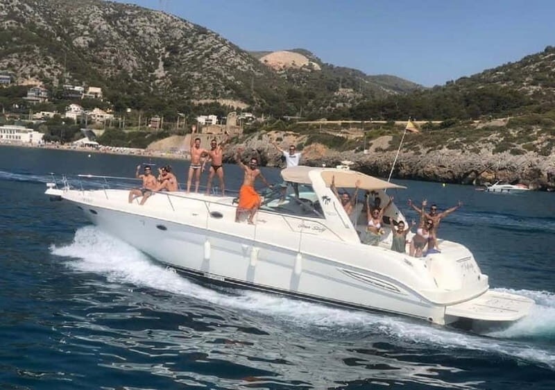 Gran Canaria: Shared yacht excursion with beverages, lunch and snorkeling - Practical Details and Considerations