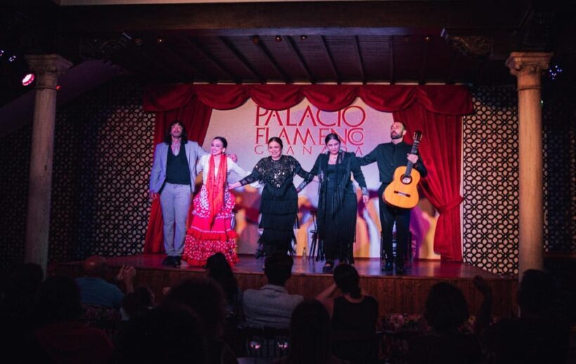 Granada: 1-Hour Traditional Flamenco Show at Palacio - Key Points