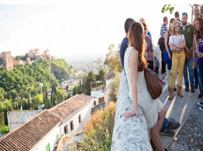 Granada: Albaicín and Sacromonte 2.5-Hour Walking Tour - The Sum Up: Is It Worth It?