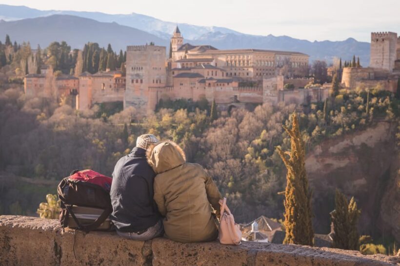 Granada: Albaicín and Sacromonte Guided Walking Tour - Practical Details and What to Expect