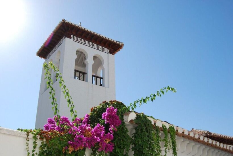Granada (Albaicín) Private Guided Walking Tour - Who Should Consider This Tour?