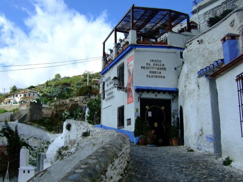 Granada: Albaicín & Sacromonte Walking Tour & Flamenco Show - Practical Details and What to Expect