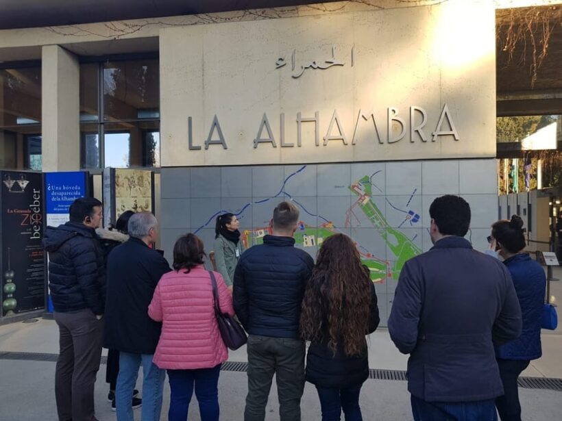 Granada: Alhambra and Albaicín Small Group Tour - The Alhambra: A Masterpiece of Islamic Architecture