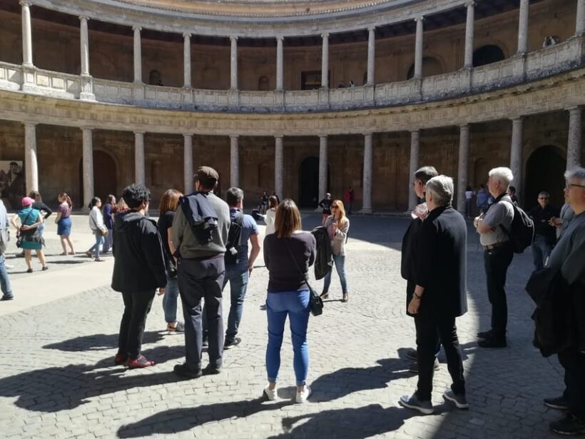 Granada: Alhambra and Albaicín Small Group Tour - The Experience: A Balance of Guided and Free Time
