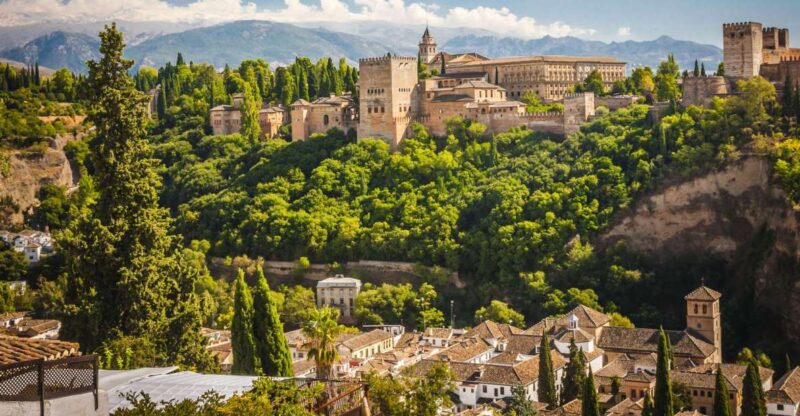 Granada: Alhambra and Charles V Palace Tour - Reviews and Authentic Perspectives