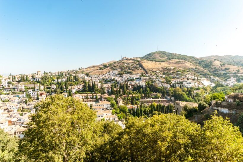 Granada: Alhambra and Generalife Garden Ticket & Guided Tour - The Real-World Experience