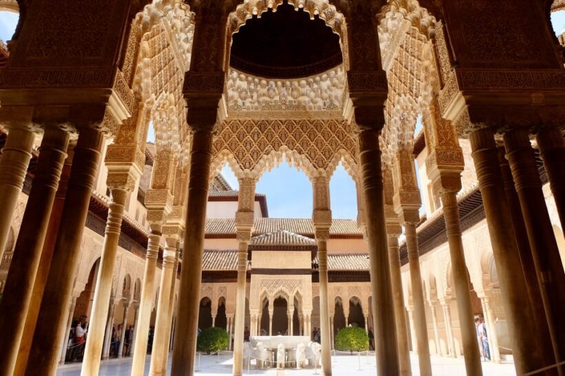 Granada: Alhambra and Nasrid Palaces Private Guide Tour - A Deep Dive into the Experience