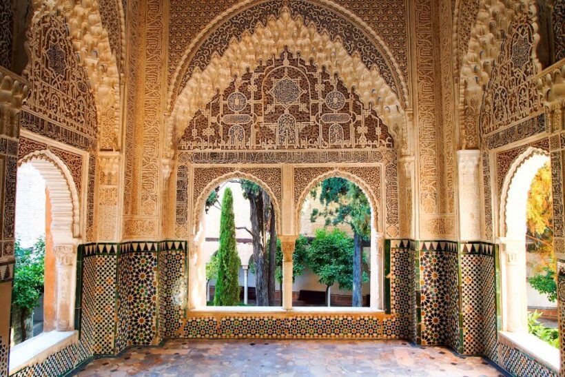 Granada: Alhambra and Nasrid Palaces Private Tour - The Authentic Experience
