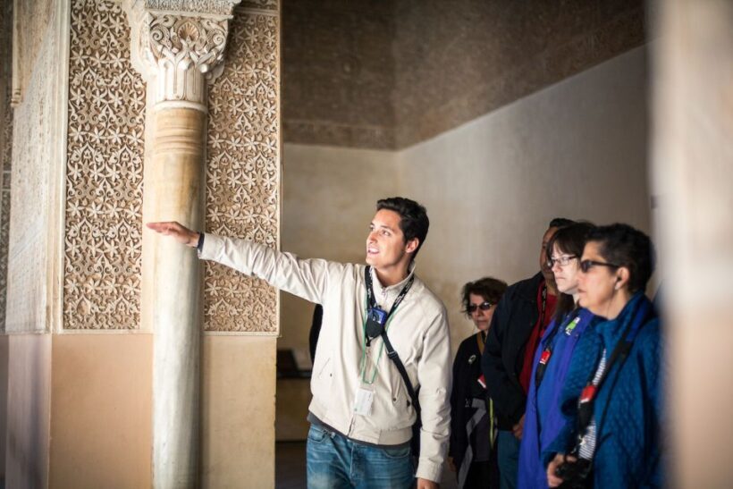Granada: Alhambra and Nasrid Palaces Small Guided Tour - A Closer Look at the Experience