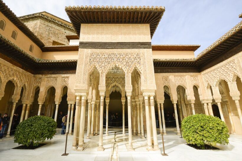Granada: Alhambra Fast-Track Guided Tour - The Experience: What Travelers Say