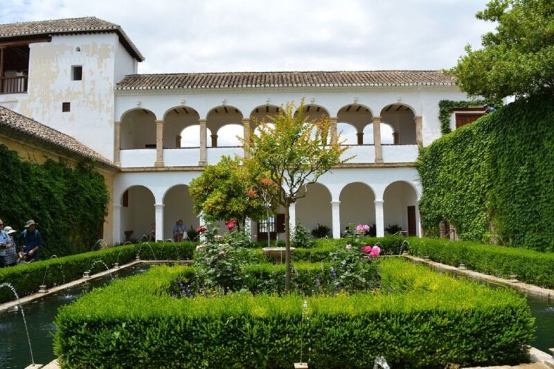 Granada: Alhambra Gardens, Generalife & Alcazaba Guided Tour - The Sum Up: Who Will Love This Tour?