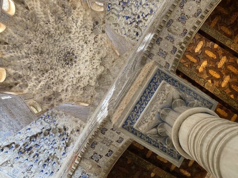 Granada: Alhambra & Generalife Fast-Track Guided Tour - Practical Considerations and Tips