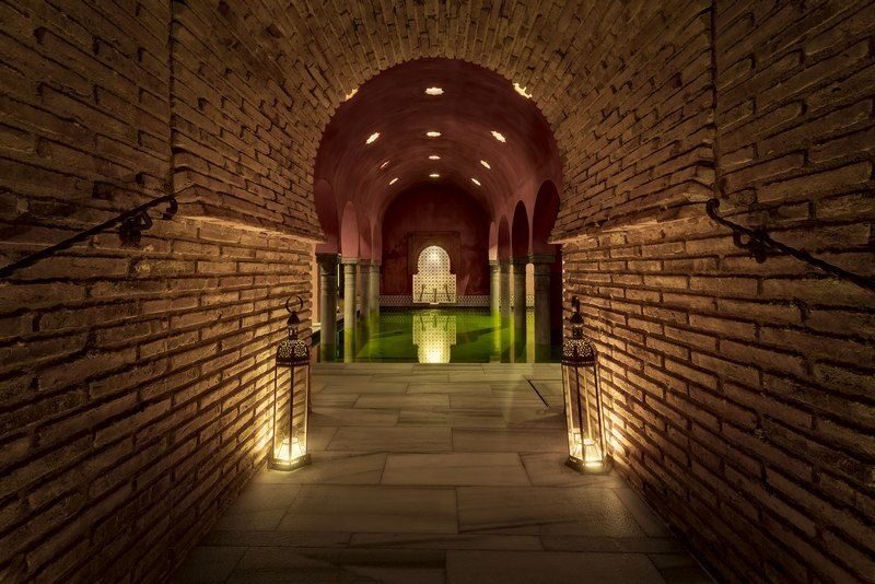 Granada: Alhambra Guided Tour and Arabian Bath and Massage - Discovering the Alhambra: Why It Means So Much