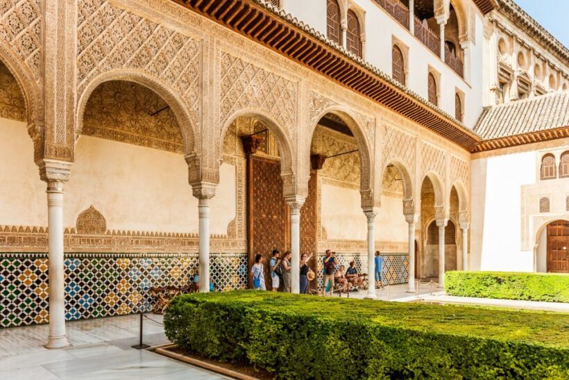 Granada: Alhambra & Nasrid Palaces Tour with Tickets - Introduction: Who This Tour Is For