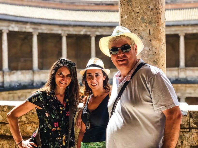 Granada: Alhambra & Nasrid Palaces Tour with Tickets - Authentic Experiences & Authenticity