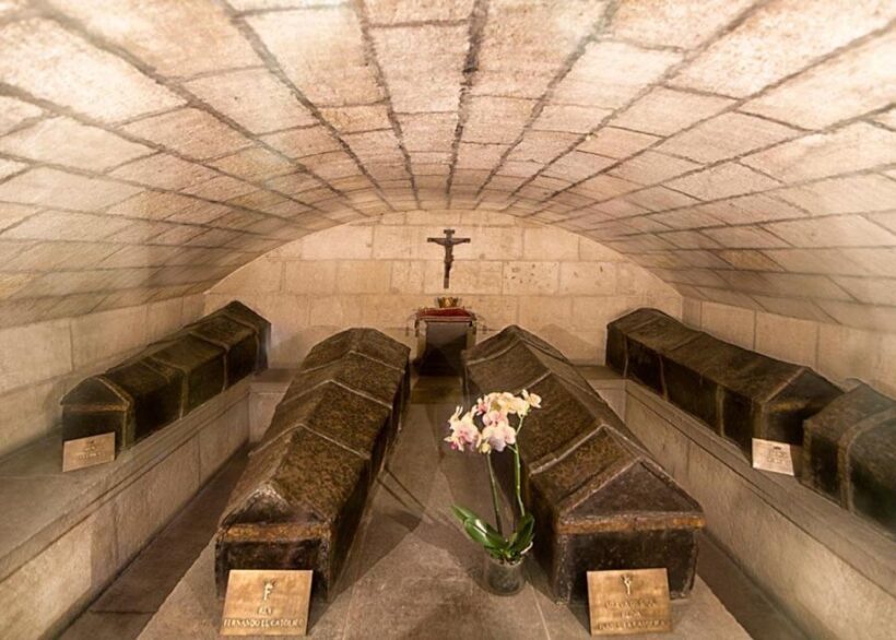 Granada: Cathedral, Royal Chapel & 5 Monuments Combo Ticket - Who Will Benefit Most?
