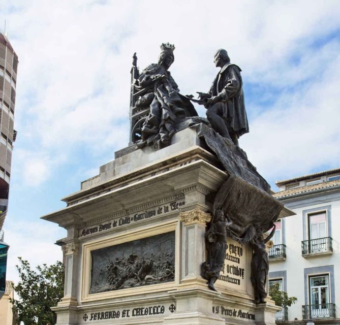 Granada: City Center, Cathedral, Capilla Tour - Key Points