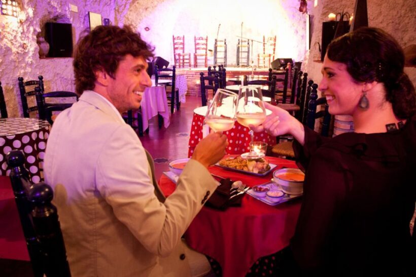 Granada: Flamenco Show at Templo del Flamenco with Drink - Key Points