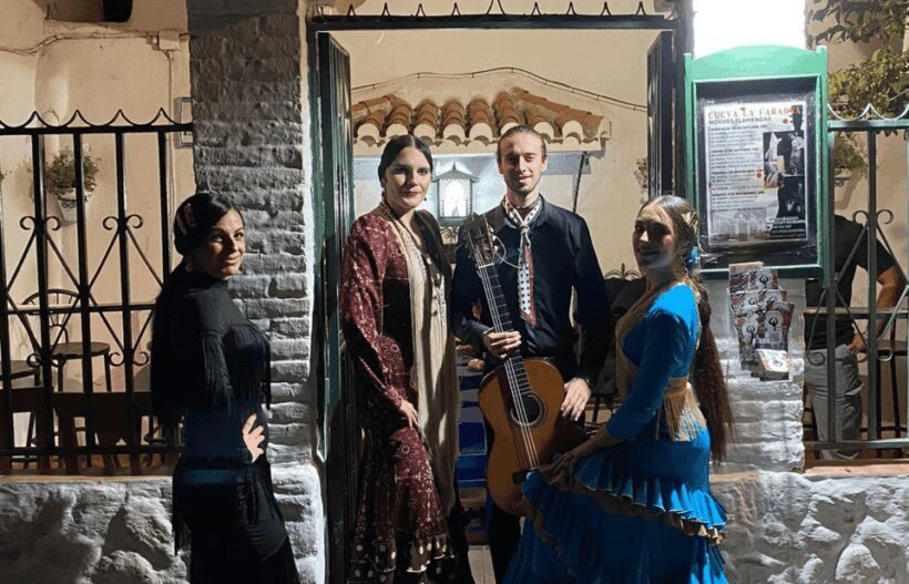 Granada: Flamenco Show in the Cave LA FARAONA - Key Points