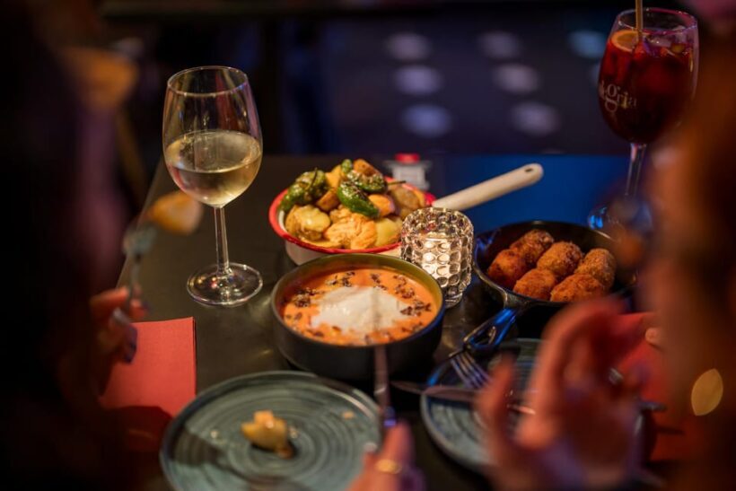 Granada: Flamenco Show with Dinner at Jardines de Zoraya - Value & Pricing