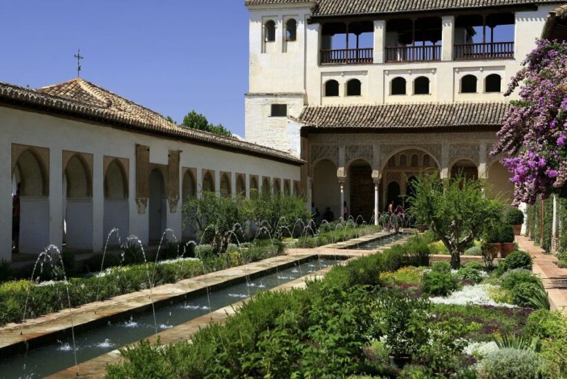 Granada Full Day: Alhambra General, Albayzin and Sacromonte - Who Is This Tour Best For?