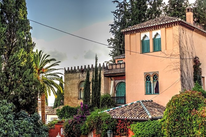 Granada Full Day: the Complete Alhambra + the Albaicín and Sacromonte - Discovering the Albaicín Neighborhood