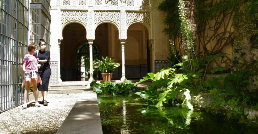 Granada: Gardens of Carmenes Guided Tour - Key Points