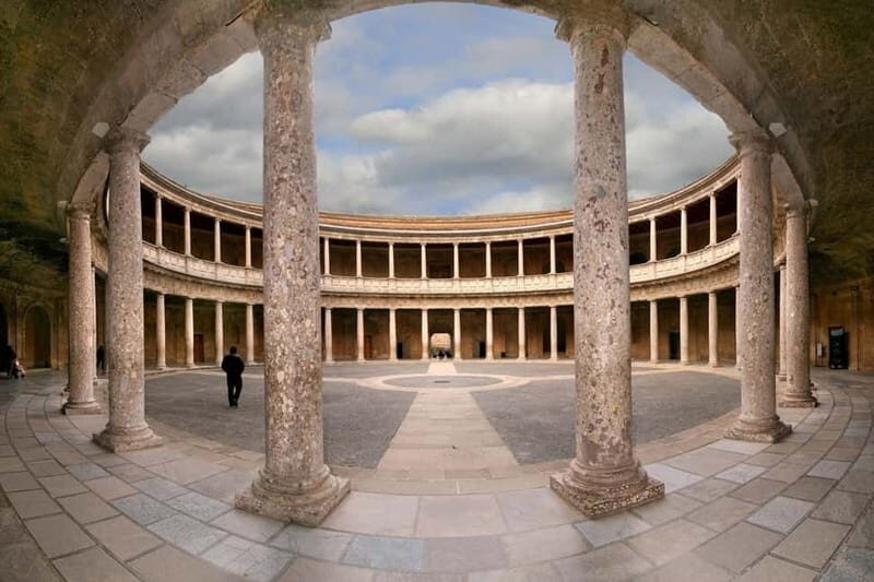 Granada: Gardens of the Alhambra and Generalife Regular Tour - Key Points
