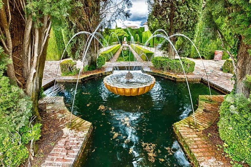 Granada: Gardens of the Alhambra and Generalife Regular Tour - A Detailed Look at the Tour