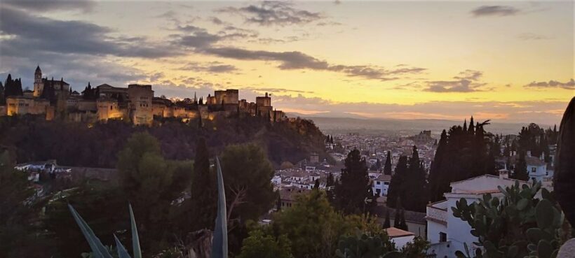 Granada: Private Tour of Albaicín, Sacromonte and Viewpoints - Authentic Experiences That Matter