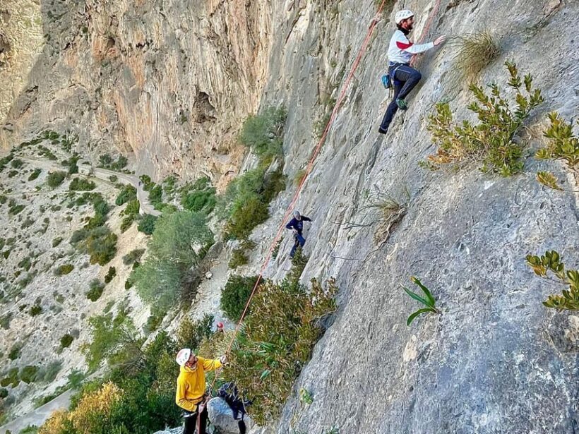 Granada: Rock climbing top-rope Placas Negras - Key Points