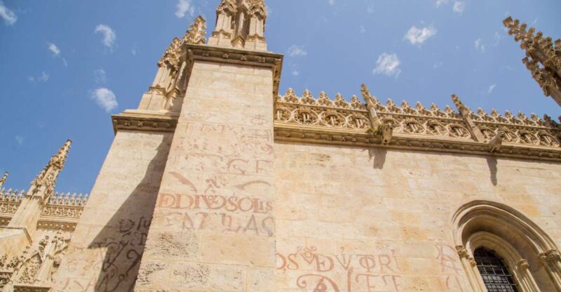Granada: Royal Chapel and Historical Center Walking Tour - Deep Dive into the Key Sites