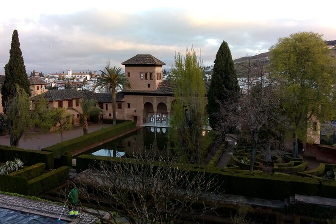 Granada, Visit Alhambra With Nasrid Palaces, Gardens and Alcazaba - Meeting and Pickup Information