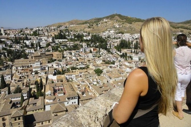 Granada Walking Tour: Albaicin and Sacromonte Quarters - Meeting Information