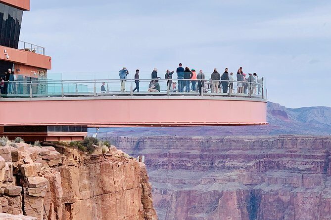 Grand Canyon Tour in Spanish with Skywalk and Hoover Dam included - Key Points