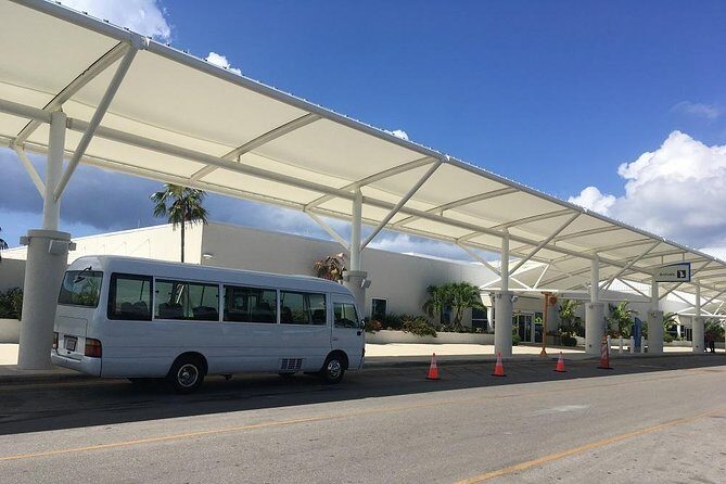 Grand Cayman Shared Airport Transfer - A Balanced Perspective: Pros and Cons
