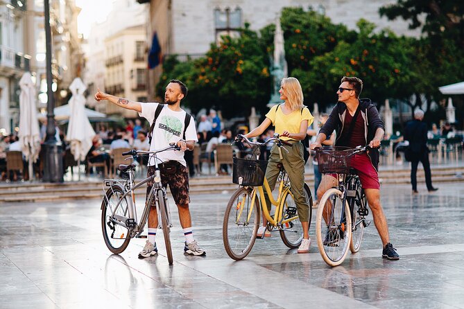 GRAND CITY Private Guided Tour on Bike, E-Bike, E-Step or Segway - The Experience of a Guide