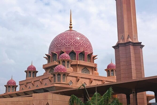 Grand KL, Putrajaya and Batu Caves Tour on Private Basis - Key Points