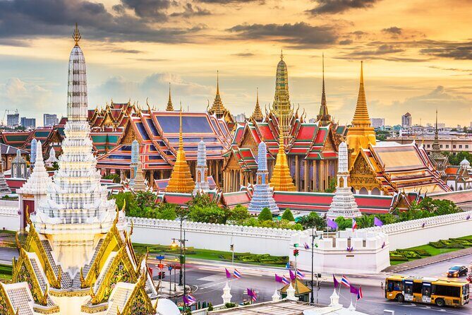 Grand Palace, Wat Pho and Wat Arun by Tuk Tuk - Insights from Guests