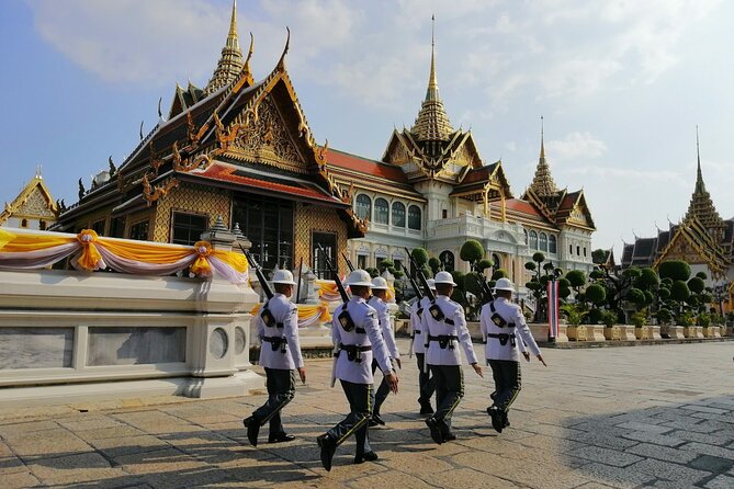 Grand Palace, Wat Phra Kaew, Wat Pho and Wat Arun Walking Tour From Bangkok - Practical Tips for Participants