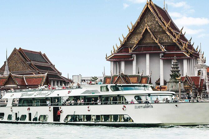 Grand Pearl: Luxury Dinner Cruise with Live Entertainment - A Closer Look at the Experience